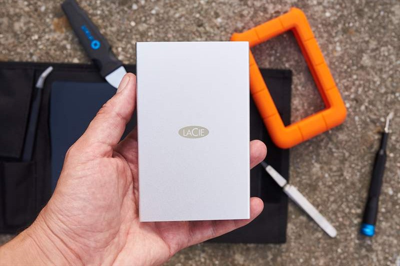 Review HDD Lacie Rugged Secure - Stocare portabila securizata pentru ...