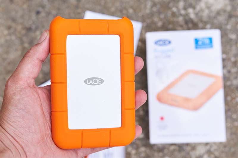 Review HDD Lacie Rugged Secure - Stocare portabila securizata pentru ...