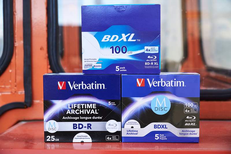 Back-up pe discuri optice in 2020 - Am testat un M-Disc Verbatim de 100 ...