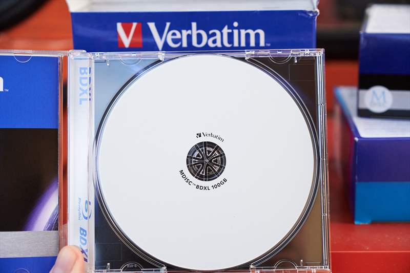 Back-up pe discuri optice in 2020 - Am testat un M-Disc Verbatim de 100 ...