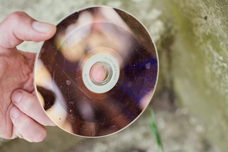 Back-up pe discuri optice in 2020 - Am testat un M-Disc Verbatim de 100 ...